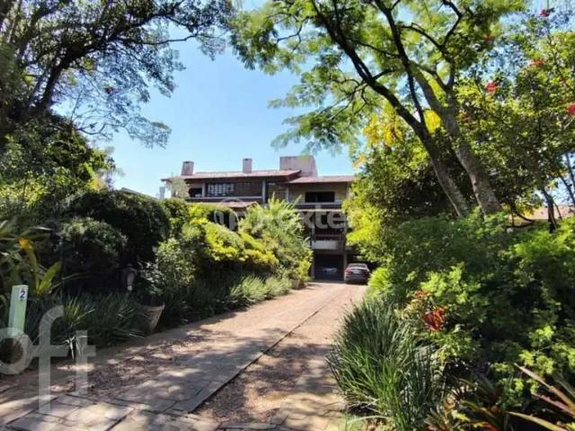 Casa / Sobrado em Condomínio para Venda em Porto Alegre/RS Cavalhada 6 Quartos