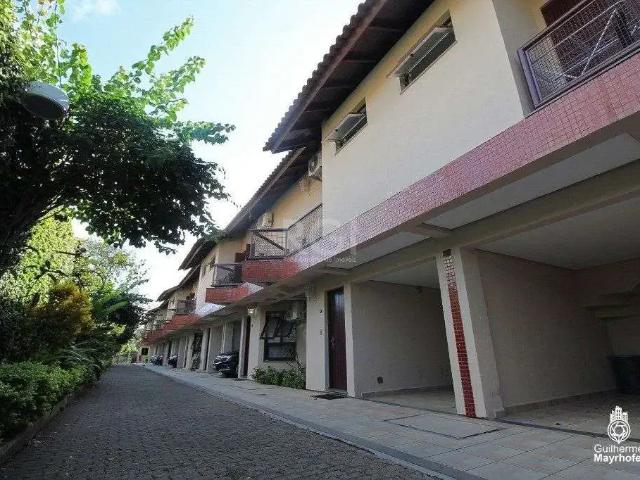 Casa / Sobrado em Condomínio para Venda em Porto Alegre/RS Cavalhada 3 Quartos