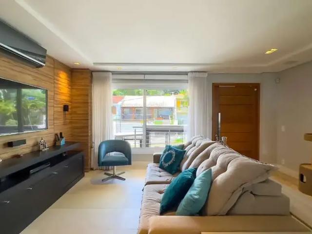 Casa / Sobrado em Condomínio para Venda em Porto Alegre/RS Chácara das Pedras 3 Quartos