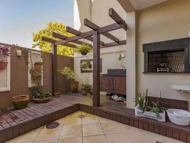 Casa / Sobrado em Condomínio para Venda em Porto Alegre/RS Chácara das Pedras 3 Quartos