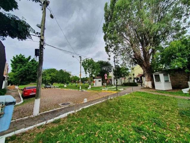 Casa / Sobrado em Condomínio para Venda em Porto Alegre/RS Cristal 3 Quartos