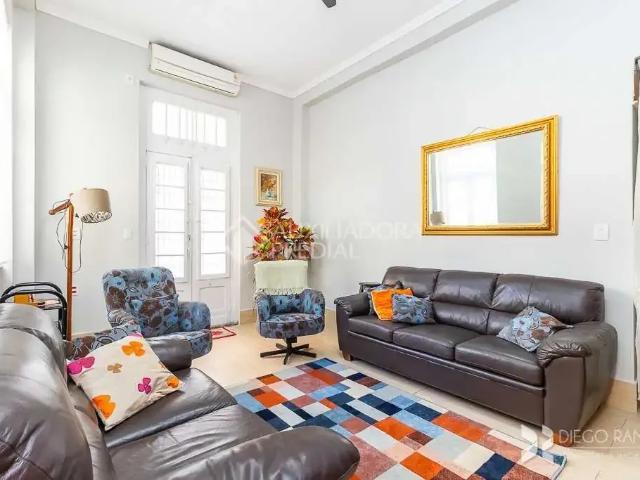 Casa / Sobrado em Condomínio para Venda em Porto Alegre/RS Floresta 5 Quartos