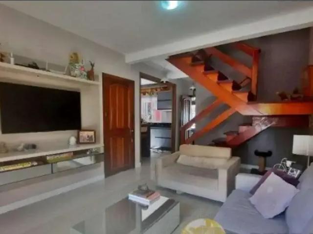Casa / Sobrado em Condomínio para Venda em Porto Alegre/RS Guarujá 3 Quartos