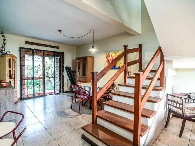 Casa / Sobrado em Condomínio para Venda em Porto Alegre/RS Guarujá 2 Quartos