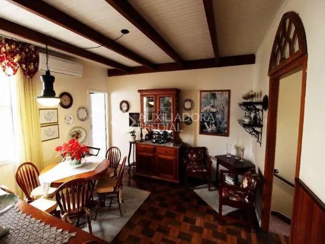 Casa / Sobrado em Condomínio para Venda em Porto Alegre/RS Higienópolis 3 Quartos