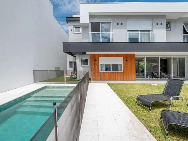 Casa / Sobrado em Condomínio para Venda em Porto Alegre/RS Hípica 4 Quartos