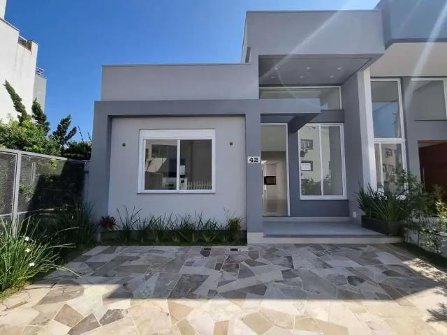 Casa / Sobrado em Condomínio para Venda em Porto Alegre/RS Hípica 3 Quartos
