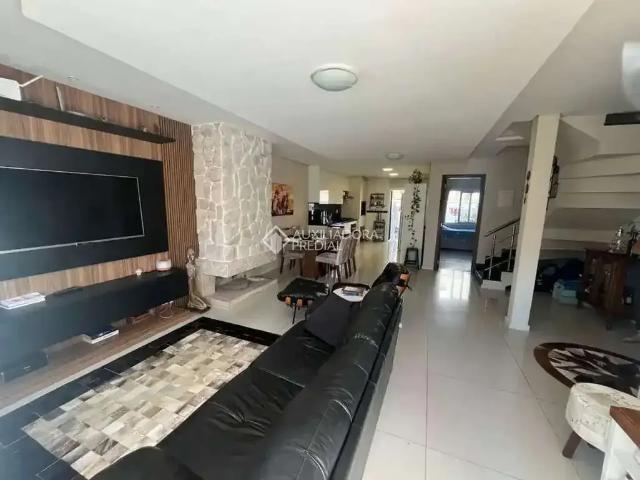 Casa / Sobrado em Condomínio para Venda em Porto Alegre/RS Hípica 3 Quartos