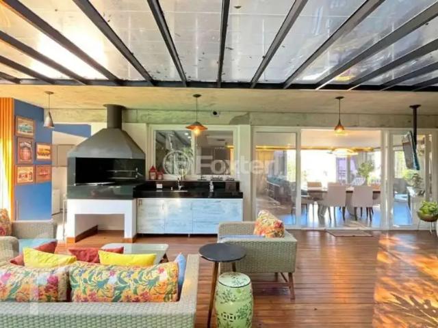 Casa / Sobrado em Condomínio para Venda em Porto Alegre/RS Hípica 3 Quartos