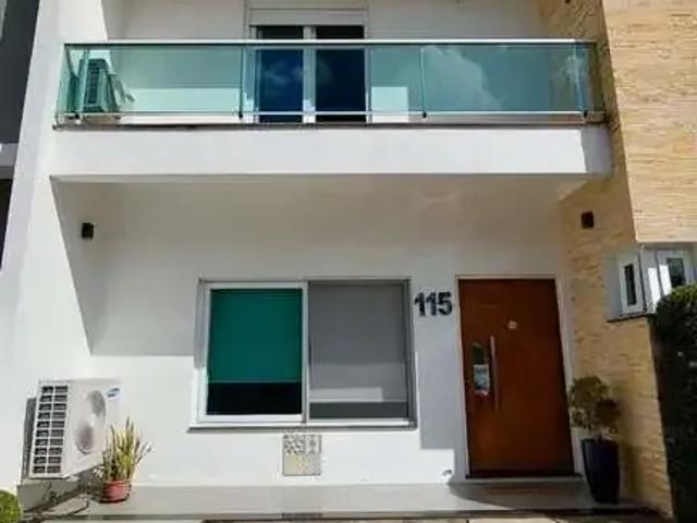 Casa / Sobrado em Condomínio para Venda em Porto Alegre/RS Hípica 3 Quartos
