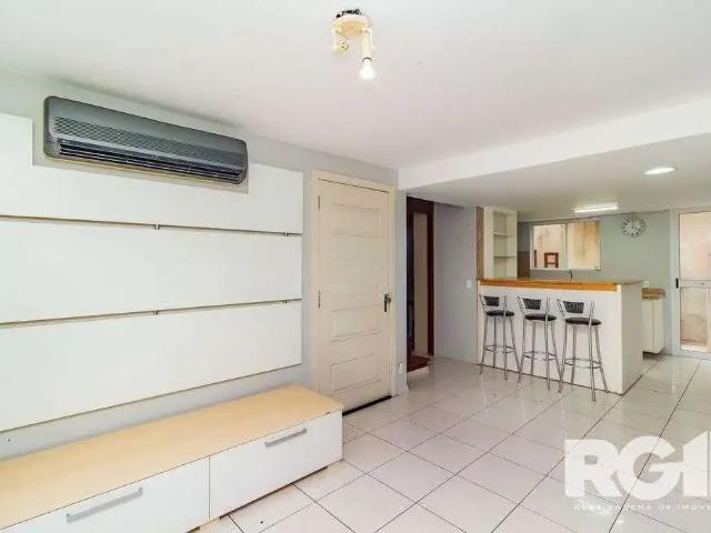 Casa / Sobrado em Condomínio para Venda em Porto Alegre/RS Jardim Itu 3 Quartos