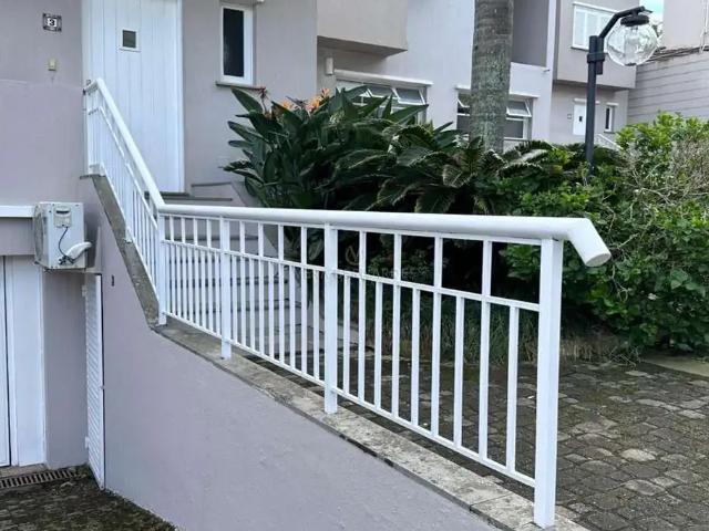 Casa / Sobrado em Condomínio para Venda em Porto Alegre/RS Pedra Redonda 3 Quartos