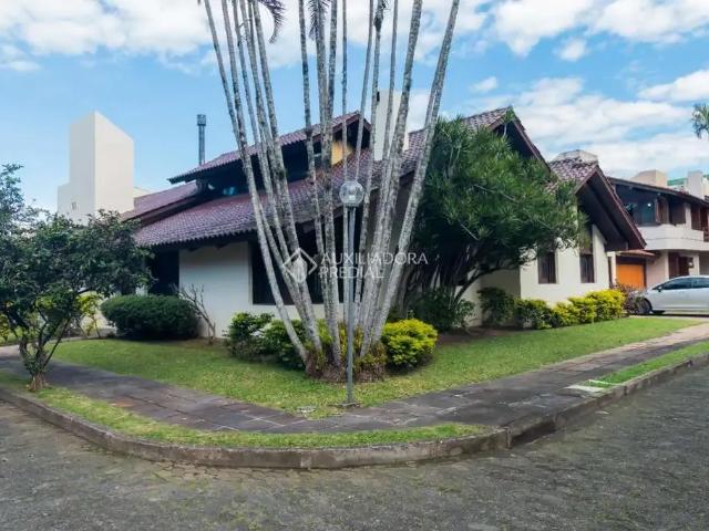 Casa / Sobrado em Condomínio para Venda em Porto Alegre/RS Petrópolis 4 Quartos