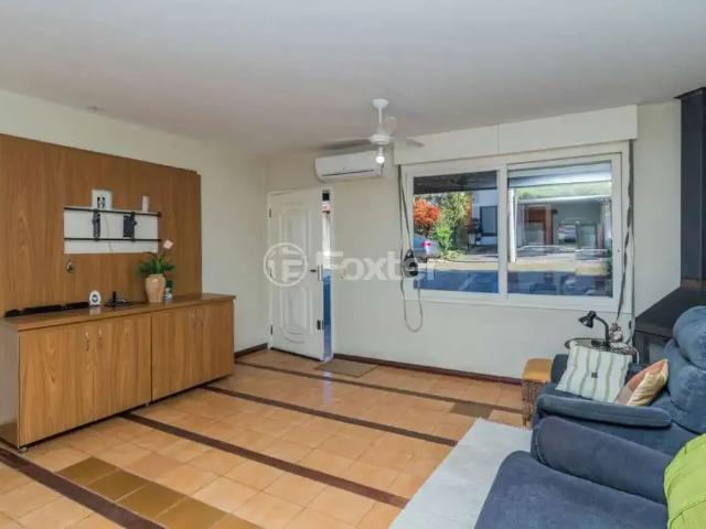 Casa / Sobrado em Condomínio para Venda em Porto Alegre/RS Santo Antônio 3 Quartos