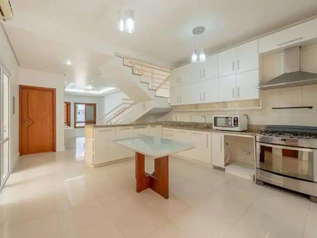 Casa / Sobrado em Condomínio para Venda em Porto Alegre/RS Sarandi 4 Quartos