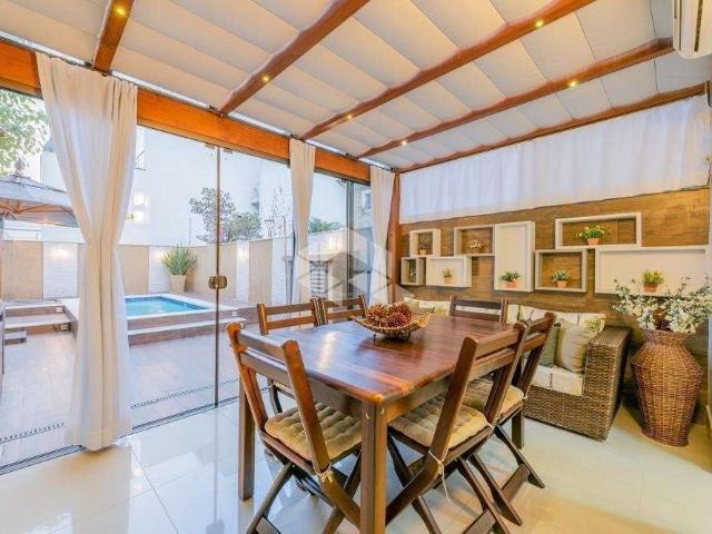 Casa / Sobrado em Condomínio para Venda em Porto Alegre/RS Vila Assunção 4 Quartos