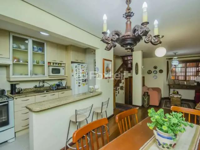 Casa / Sobrado em Condomínio para Venda em Porto Alegre/RS Vila Assunção 3 Quartos