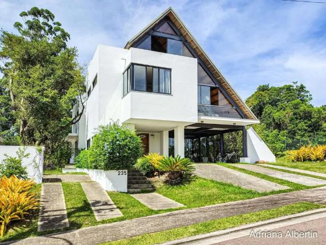 Casa / Sobrado em Condomínio para Venda em Porto Alegre/RS Vila Nova 4 Quartos