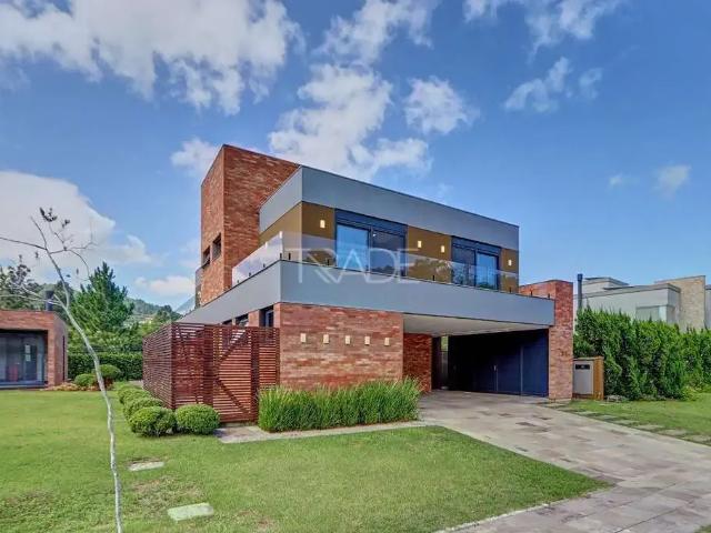Casa / Sobrado em Condomínio para Venda em Porto Alegre/RS Vila Nova 4 Quartos