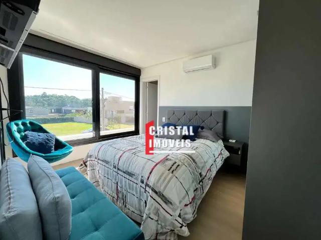 Casa / Sobrado em Condomínio para Venda em Porto Alegre/RS Vila Nova 4 Quartos