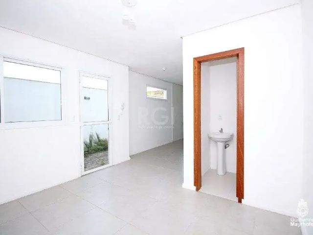 Casa / Sobrado em Condomínio para Venda em Porto Alegre/RS Vila Nova 2 Quartos