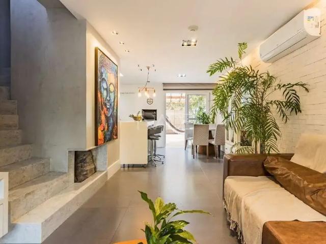 Casa / Sobrado em Condomínio para Venda em Porto Alegre/RS Vila Nova 3 Quartos