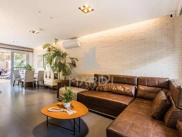 Casa / Sobrado em Condomínio para Venda em Porto Alegre/RS Vila Nova 3 Quartos