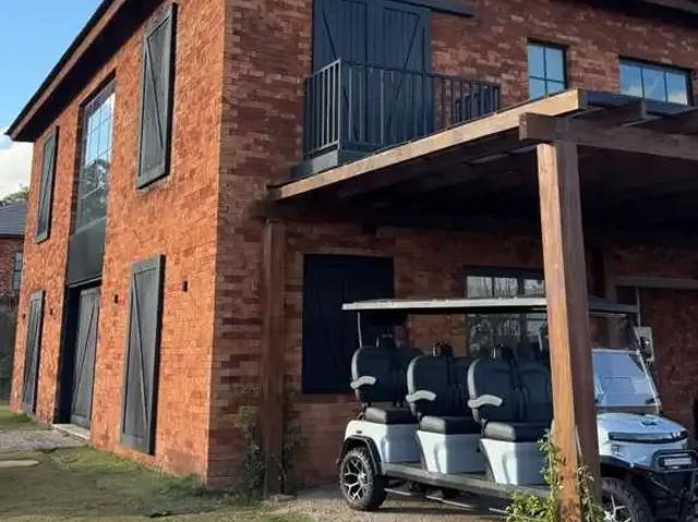 Casa / Sobrado em Condomínio para Venda em Porto Feliz/SP Centro 6 Quartos