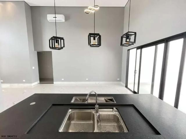 Casa / Sobrado em Condomínio para Venda em Presidente Prudente/SP Residencial Damha IV 4 Quartos