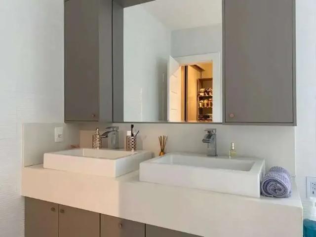 Casa / Sobrado em Condomínio para Venda em Rio das Ostras/RJ Alphaville 4 Quartos
