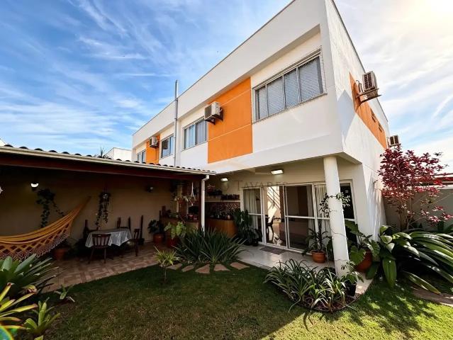Casa / Sobrado em Condomínio para Venda em Rio das Ostras/RJ Alphaville 3 Quartos