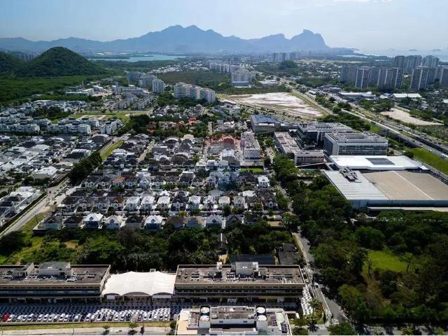 Casa / Sobrado em Condomínio para Venda em Rio de Janeiro/RJ Recreio dos Bandeirantes 5 Quartos