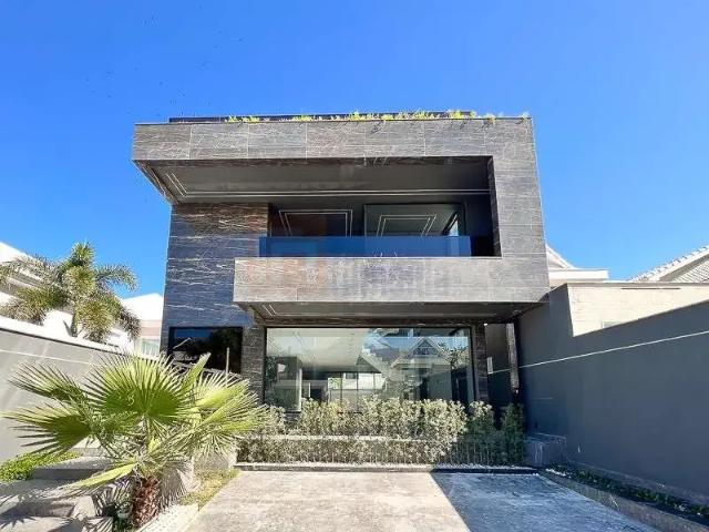 Casa / Sobrado em Condomínio para Venda em Rio de Janeiro/RJ Recreio dos Bandeirantes 5 Quartos