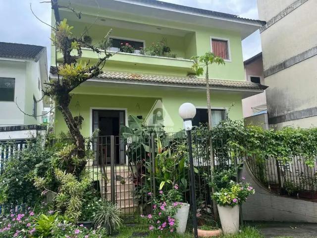 Casa / Sobrado em Condomínio para Venda em Rio de Janeiro/RJ Vargem Pequena 4 Quartos