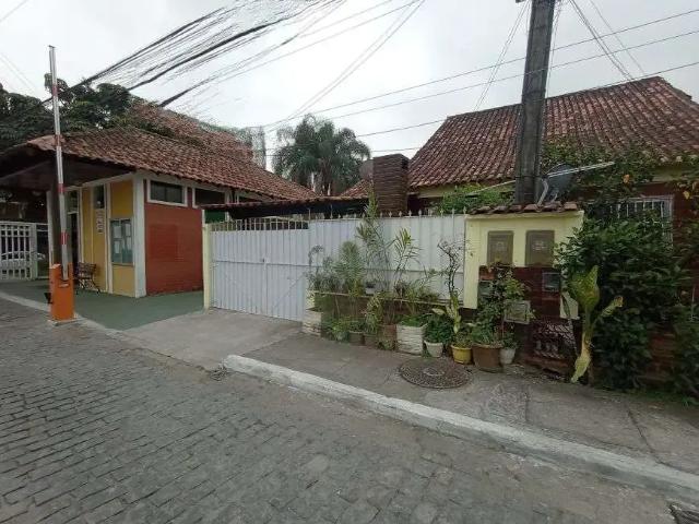 Casa / Sobrado em Condomínio para Venda em São Gonçalo/RJ Galo Branco 3 Quartos