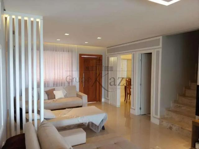Casa / Sobrado em Condomínio para Venda em São José dos Campos/SP Urbanova 4 Quartos