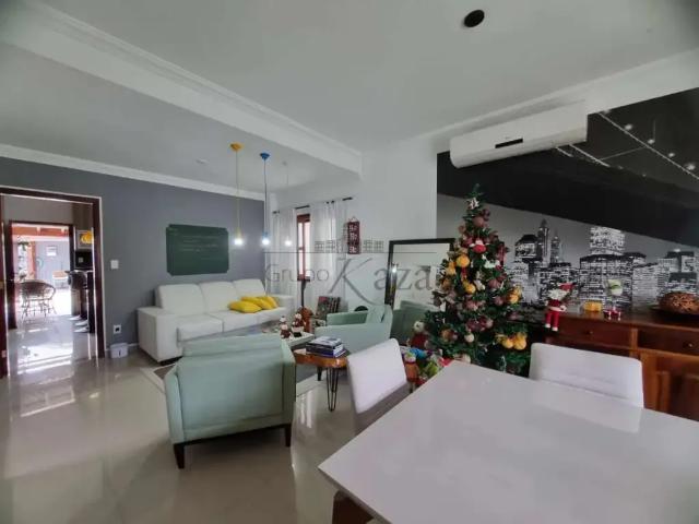 Casa / Sobrado em Condomínio para Venda em São José dos Campos/SP Urbanova 4 Quartos