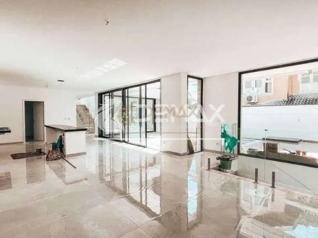 Casa / Sobrado em Condomínio para Venda em São José dos Campos/SP Urbanova 4 Quartos