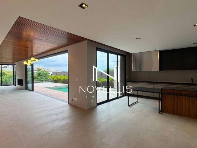 Casa / Sobrado em Condomínio para Venda em São José dos Campos/SP Urbanova 4 Quartos