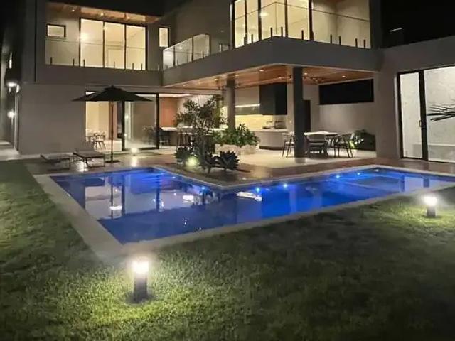 Casa / Sobrado em Condomínio para Venda em São José dos Campos/SP Urbanova 5 Quartos