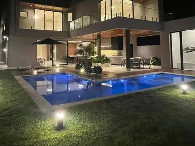Casa / Sobrado em Condomínio para Venda em São José dos Campos/SP Urbanova 5 Quartos