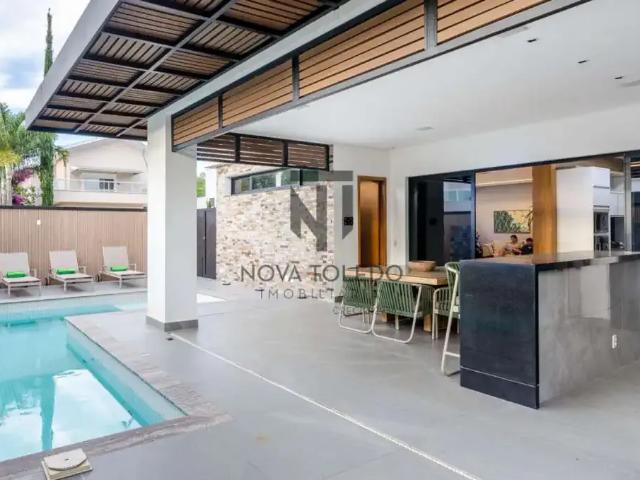 Casa / Sobrado em Condomínio para Venda em São José dos Campos/SP Urbanova 8 Quartos