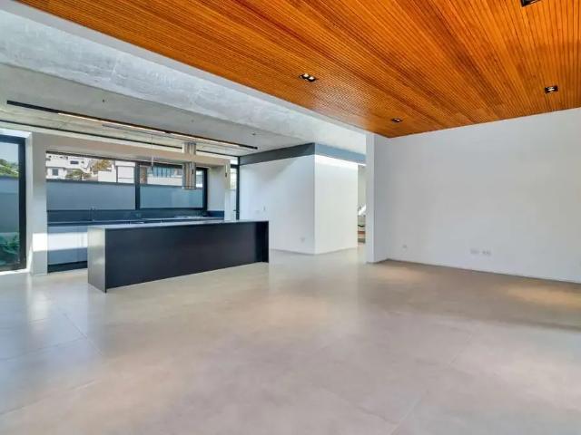 Casa / Sobrado em Condomínio para Venda em São José dos Campos/SP Urbanova 3 Quartos