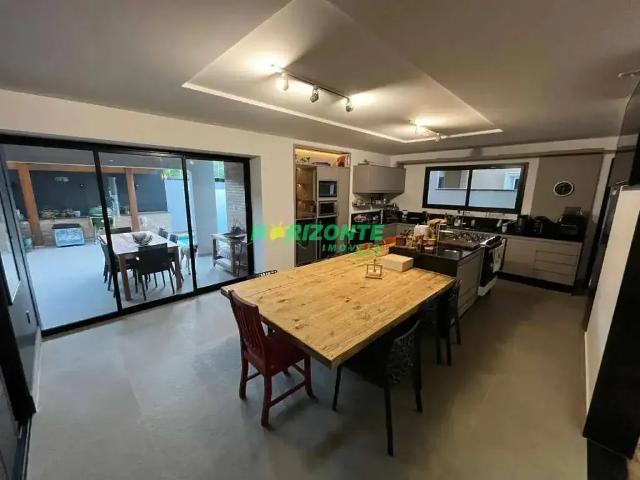 Casa / Sobrado em Condomínio para Venda em São José dos Campos/SP Urbanova 3 Quartos