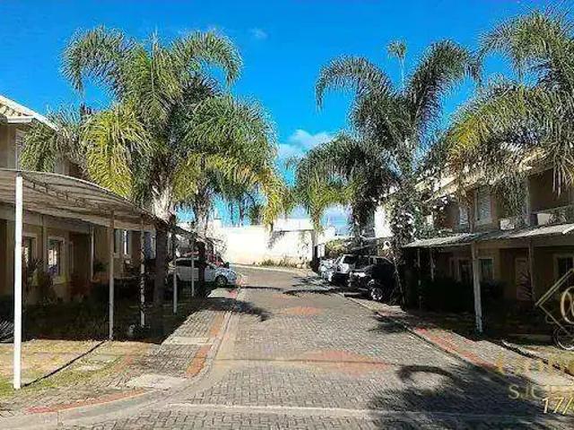 Casa / Sobrado em Condomínio para Venda em São José dos Campos/SP Urbanova 3 Quartos