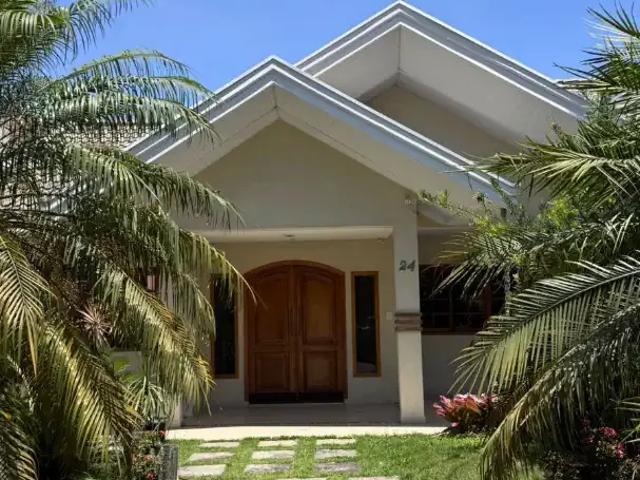 Casa / Sobrado em Condomínio para Venda em São José dos Campos/SP Condomínio Residencial Floresta 4 Quartos