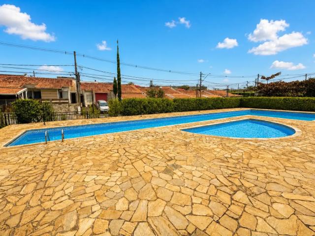 Casa / Sobrado em Condomínio para Venda em São José dos Campos/SP Eugênio de Mello 3 Quartos