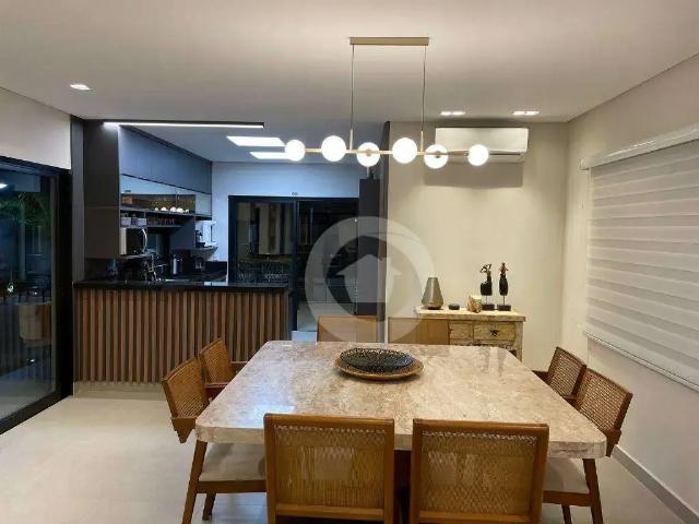 Casa / Sobrado em Condomínio para Venda em São José dos Campos/SP Floresta 4 Quartos