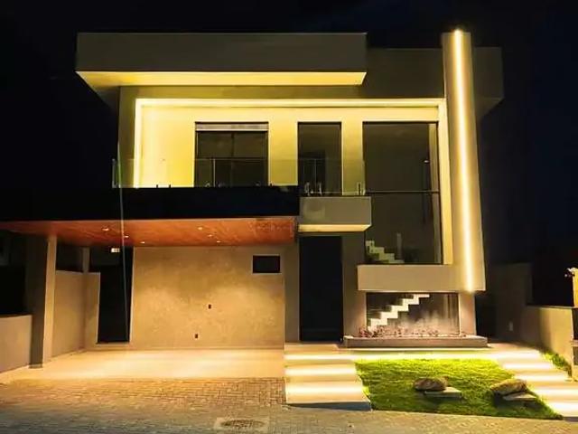 Casa / Sobrado em Condomínio para Venda em São José dos Campos/SP Floresta 4 Quartos