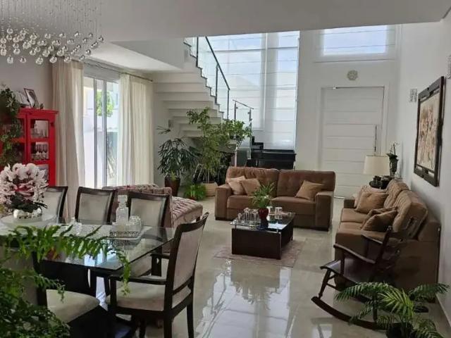 Casa / Sobrado em Condomínio para Venda em São José dos Campos/SP Jardim do Golfe 3 Quartos